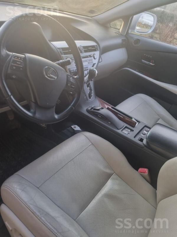 Pelēks Lexus RX 2009 Rīga, ar dzinēja tilpumu 3.50 L un nobraukumu 325 tūkst. km par 8500 €, foto 2 vietnē AUTOMOTO.COM.LV