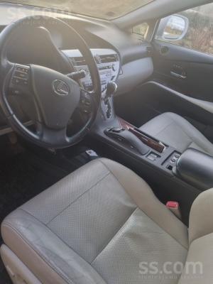 Pelēks Lexus RX 2009 Rīga, ar dzinēja tilpumu 3.50 L un nobraukumu 325 tūkst. km par 3800 €, foto 2 vietnē AUTOMOTO.COM.LV