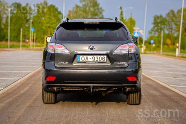 Grey Lexus RX 2009 in Jelgava, with an engine capacity of 3.50 L and mileage of 0 thousand km for 11990 €, photo 5 on AUTOMOTO.COM.LV
