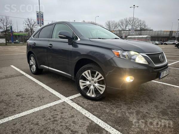 Pelēks Lexus RX 2009 Rīga, ar dzinēja tilpumu 3.50 L un nobraukumu 247 tūkst. km par 9550 €, foto 4 vietnē AUTOMOTO.COM.LV