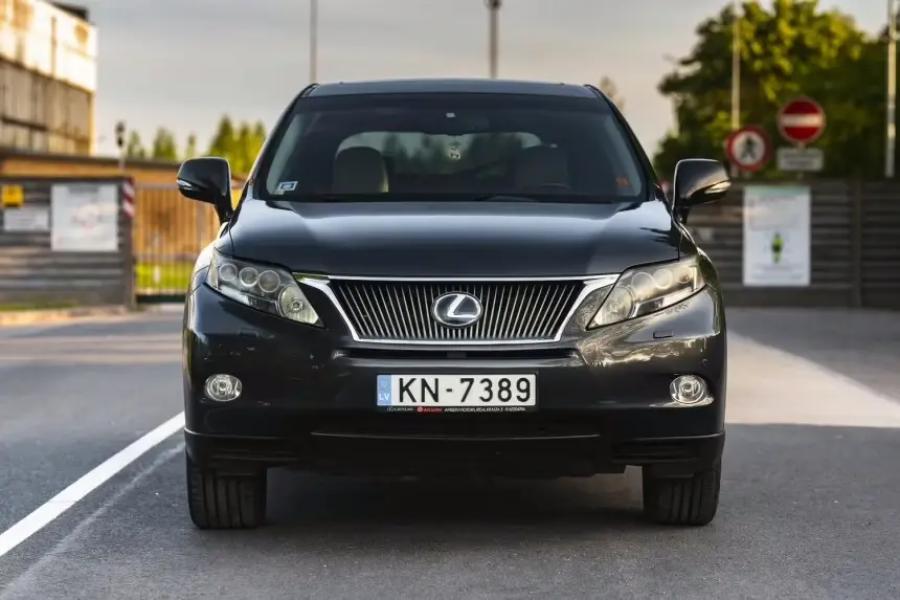 Pelēks Lexus RX 2009 Jelgava, ar dzinēja tilpumu 3.50 L un nobraukumu 357 tūkst. km par 11800 €, foto 3 vietnē AUTOMOTO.COM.LV