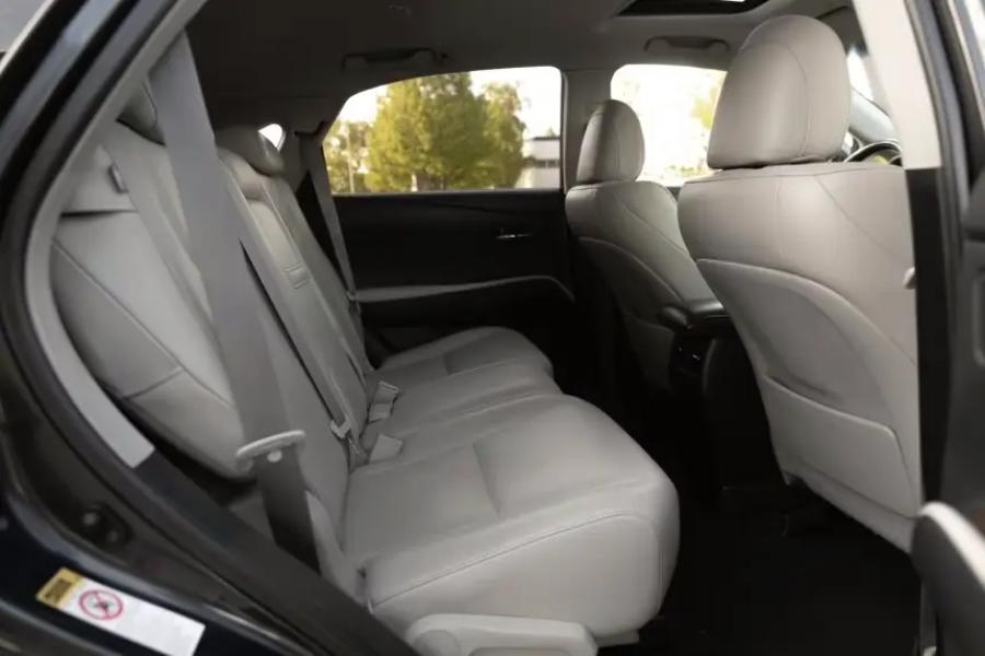 Pelēks Lexus RX 2009 Jelgava, ar dzinēja tilpumu 3.50 L un nobraukumu 357 tūkst. km par 11800 €, foto 12 vietnē AUTOMOTO.COM.LV
