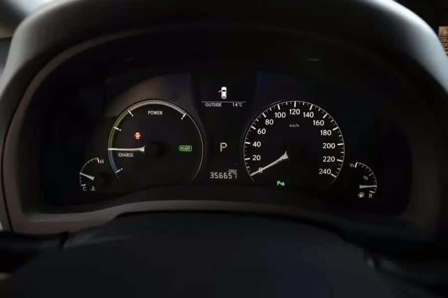Pelēks Lexus RX 2009 Jelgava, ar dzinēja tilpumu 3.50 L un nobraukumu 357 tūkst. km par 11800 €, foto 18 vietnē AUTOMOTO.COM.LV