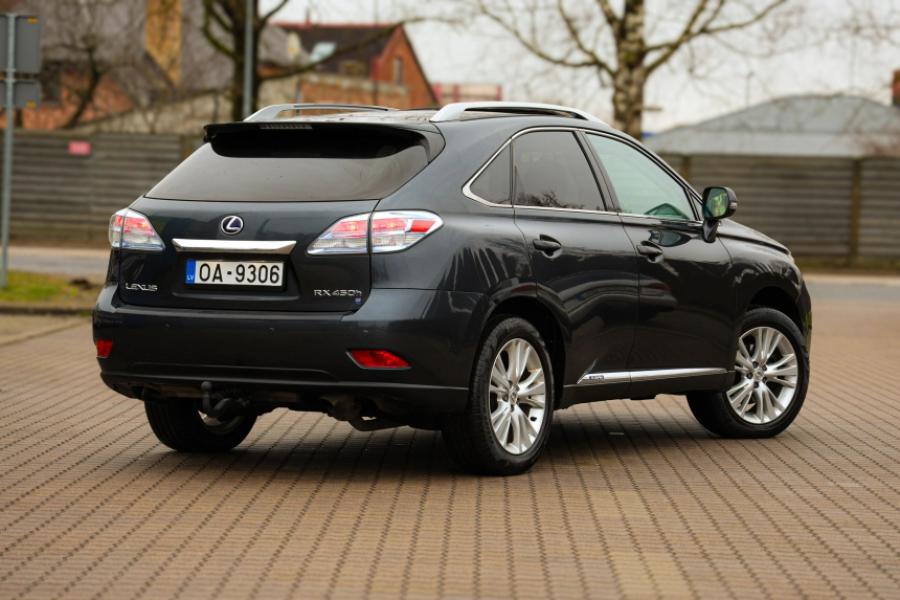 Grey Lexus RX 2009 in Riga, with an engine capacity of 3.50 L and mileage of 0 thousand km for 12500 €, photo 9 on AUTOMOTO.COM.LV