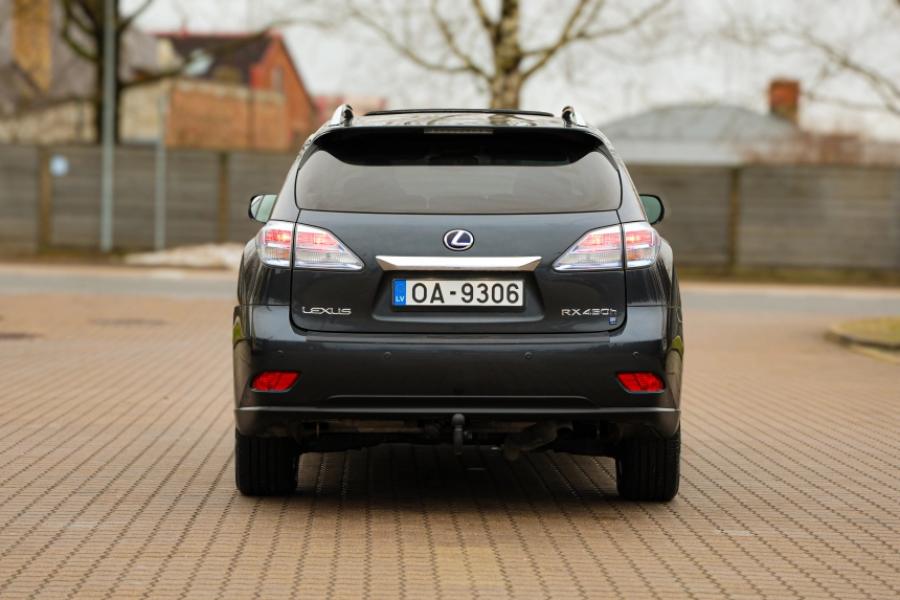 Grey Lexus RX 2009 in Riga, with an engine capacity of 3.50 L and mileage of 0 thousand km for 12500 €, photo 11 on AUTOMOTO.COM.LV