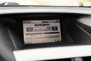 Grey Lexus RX 2009 in Riga, with an engine capacity of 3.50 L and mileage of 0 thousand km for 12500 €, photo 26 on AUTOMOTO.COM.LV