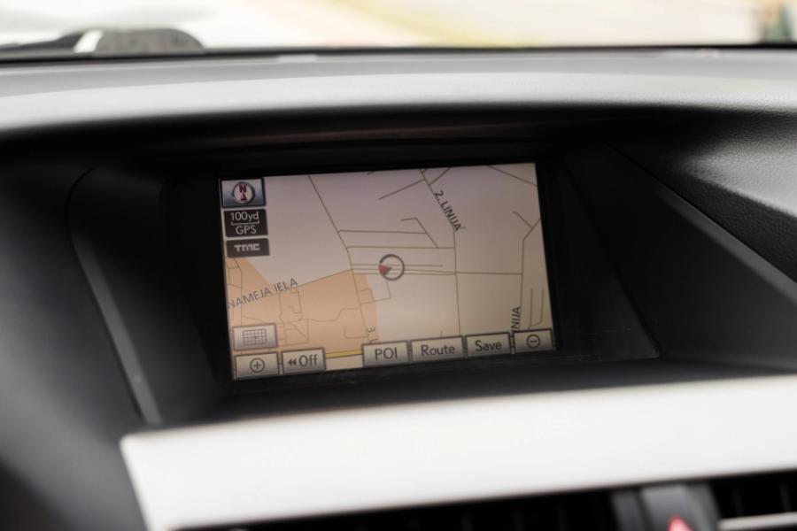 Grey Lexus RX 2009 in Riga, with an engine capacity of 3.50 L and mileage of 0 thousand km for 12500 €, photo 32 on AUTOMOTO.COM.LV