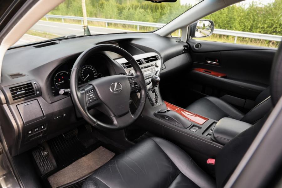 Grey Lexus RX 2009 in Riga, with an engine capacity of 3.50 L and mileage of 0 thousand km for 12500 €, photo 46 on AUTOMOTO.COM.LV