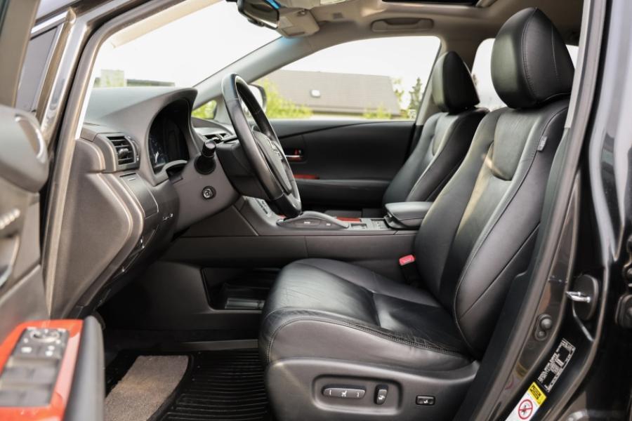 Grey Lexus RX 2009 in Riga, with an engine capacity of 3.50 L and mileage of 0 thousand km for 12500 €, photo 48 on AUTOMOTO.COM.LV