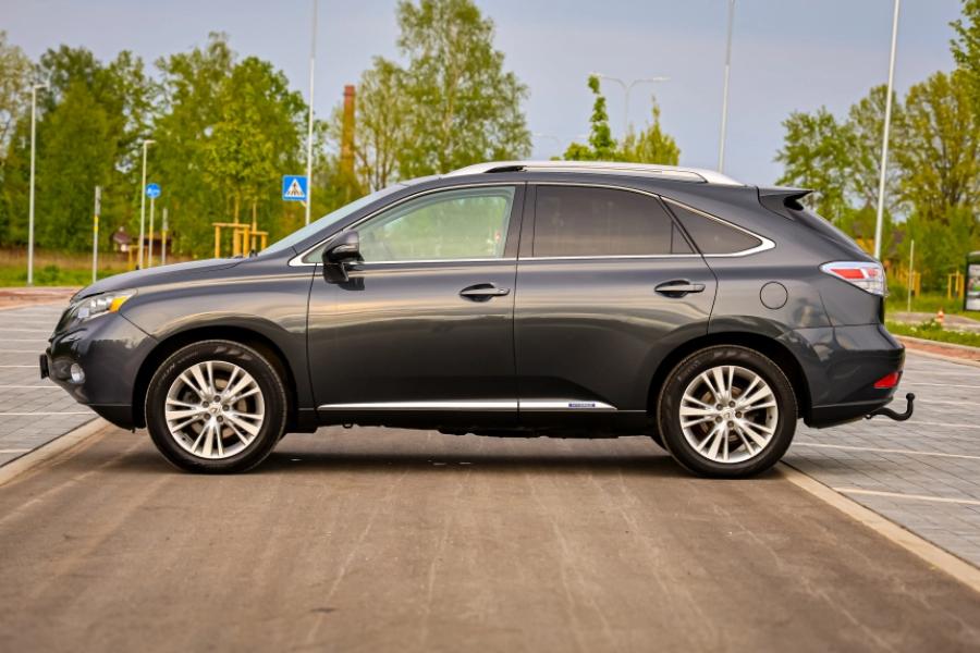 Grey Lexus RX 2009 in Riga, with an engine capacity of 3.50 L and mileage of 0 thousand km for 12500 €, photo 50 on AUTOMOTO.COM.LV