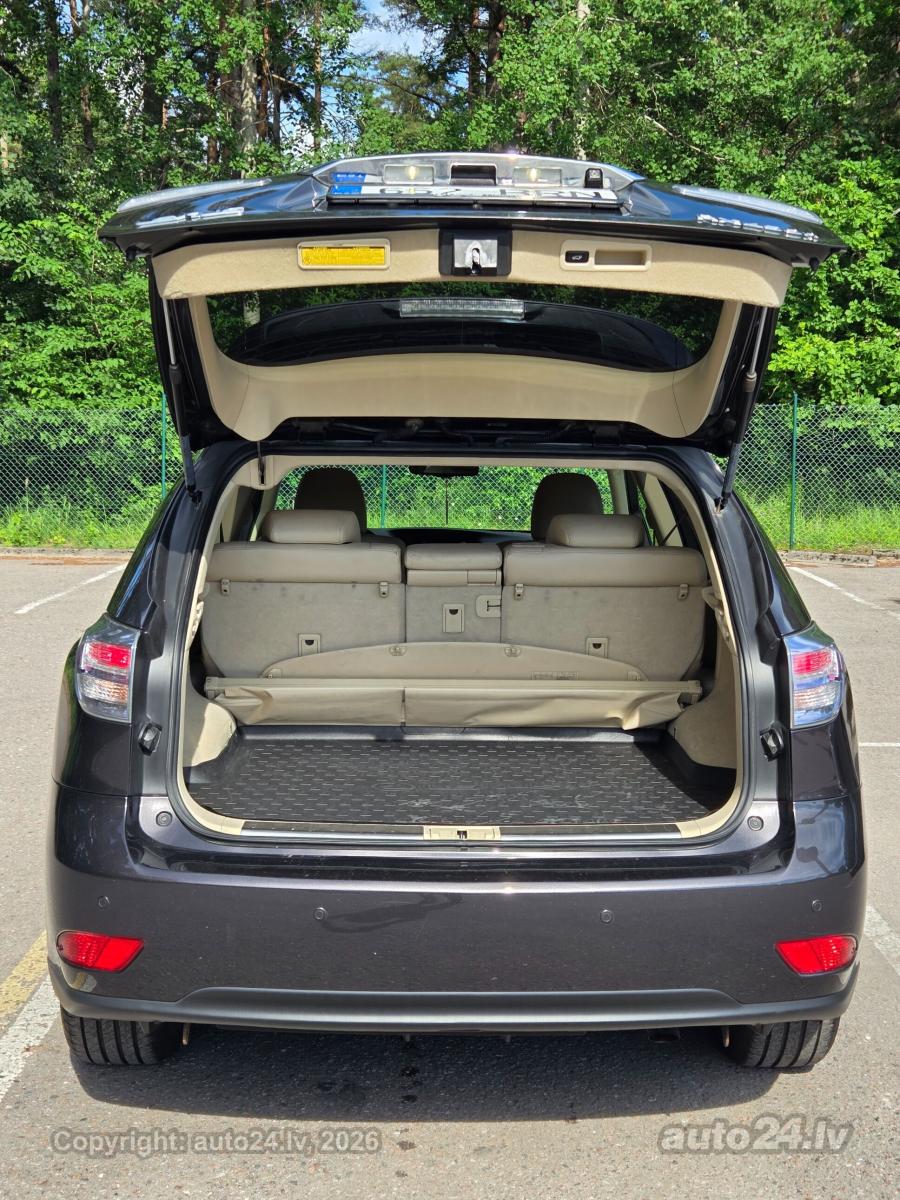 Grey Lexus RX 2009 in Tallinn, with an engine capacity of 3.50 L and mileage of 231 thousand km for 10990 €, photo 6 on AUTOMOTO.COM.LV