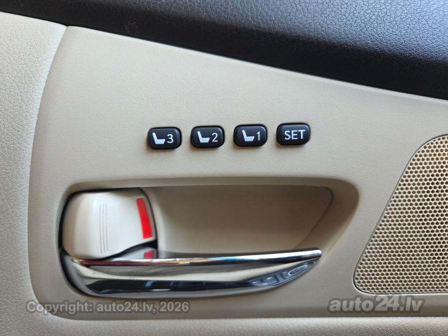 Grey Lexus RX 2009 in Tallinn, with an engine capacity of 3.50 L and mileage of 231 thousand km for 10990 €, photo 11 on AUTOMOTO.COM.LV