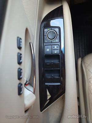 Grey Lexus RX 2009 in Tallinn, with an engine capacity of 3.50 L and mileage of 231 thousand km for 10990 €, photo 12 on AUTOMOTO.COM.LV