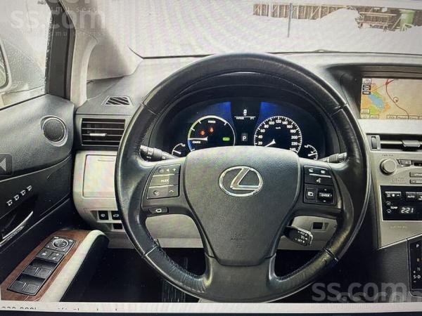 Grey Lexus RX 2009 in Riga, with an engine capacity of 3.50 L and mileage of 257 thousand km for 10500 €, photo 4 on AUTOMOTO.COM.LV