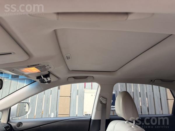 Grey Lexus RX 2009 in Riga, with an engine capacity of 3.50 L and mileage of 257 thousand km for 10500 €, photo 8 on AUTOMOTO.COM.LV