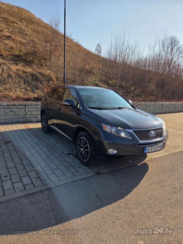 Pelēks Lexus RX 2010 Tallina, ar dzinēja tilpumu 3.50 L un nobraukumu 233 tūkst. km par 14900 €, foto 4 vietnē AUTOMOTO.COM.LV