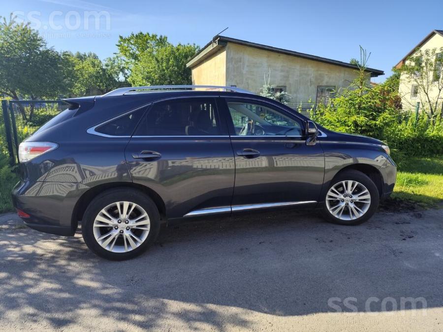Grey Lexus RX 2010 in Jurmala, with an engine capacity of 3.50 L and mileage of 170 thousand km for 10490 €, photo 3 on AUTOMOTO.COM.LV