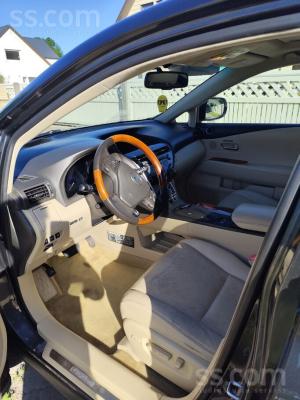 Grey Lexus RX 2010 in Jurmala, with an engine capacity of 3.50 L and mileage of 170 thousand km for 10490 €, photo 5 on AUTOMOTO.COM.LV