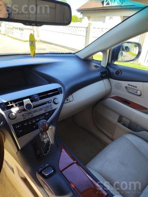 Grey Lexus RX 2010 in Jurmala, with an engine capacity of 3.50 L and mileage of 170 thousand km for 10490 €, photo 8 on AUTOMOTO.COM.LV