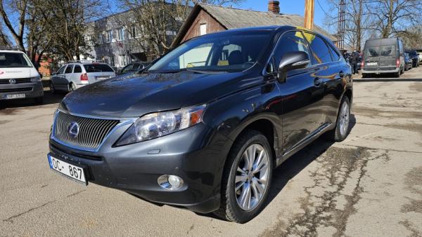 Grey Lexus RX 2010 in Riga, with an engine capacity of 3.50 L and mileage of 233 thousand km for 10950 €, photo 1 on AUTOMOTO.COM.LV