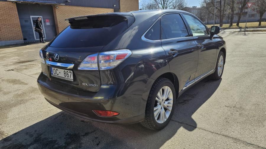 Pelēks Lexus RX 2010 Rīga, ar dzinēja tilpumu 3.50 L un nobraukumu 233 tūkst. km par 10950 €, foto 3 vietnē AUTOMOTO.COM.LV
