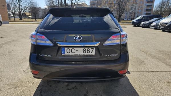 Grey Lexus RX 2010 in Riga, with an engine capacity of 3.50 L and mileage of 233 thousand km for 10950 €, photo 6 on AUTOMOTO.COM.LV