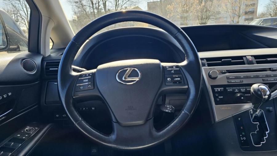 Pelēks Lexus RX 2010 Rīga, ar dzinēja tilpumu 3.50 L un nobraukumu 233 tūkst. km par 10950 €, foto 15 vietnē AUTOMOTO.COM.LV