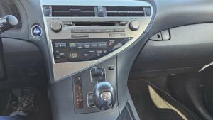 Pelēks Lexus RX 2010 Rīga, ar dzinēja tilpumu 3.50 L un nobraukumu 233 tūkst. km par 10950 €, foto 23 vietnē AUTOMOTO.COM.LV