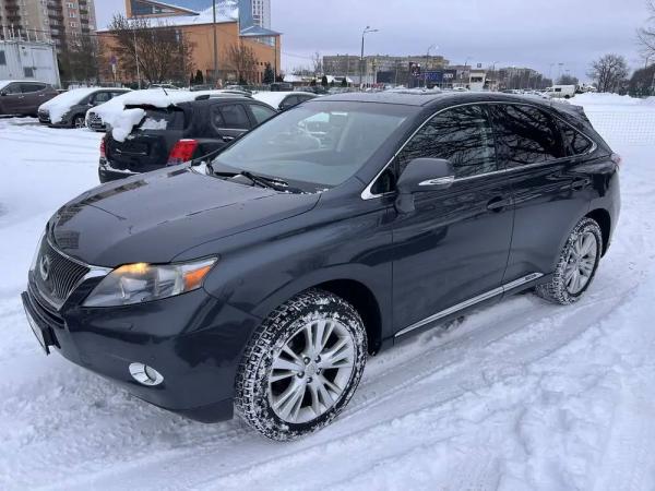 Grey Lexus RX 2010 in Riga, with an engine capacity of 3.50 L and mileage of 233 thousand km for 10350 €, photo 1 on AUTOMOTO.COM.LV