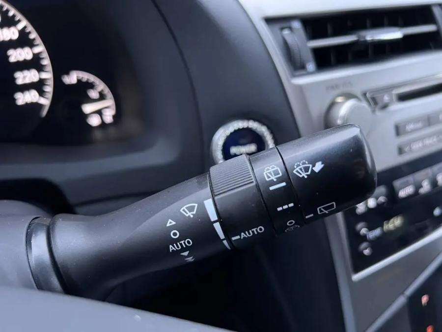 Pelēks Lexus RX 2010 Rīga, ar dzinēja tilpumu 3.50 L un nobraukumu 233 tūkst. km par 10350 €, foto 22 vietnē AUTOMOTO.COM.LV