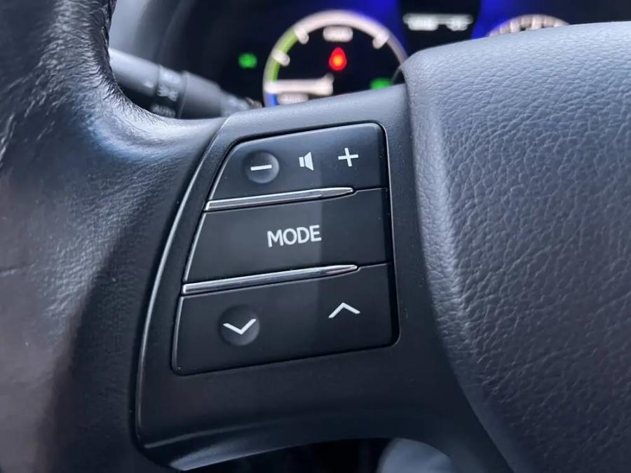 Pelēks Lexus RX 2010 Rīga, ar dzinēja tilpumu 3.50 L un nobraukumu 233 tūkst. km par 10350 €, foto 26 vietnē AUTOMOTO.COM.LV