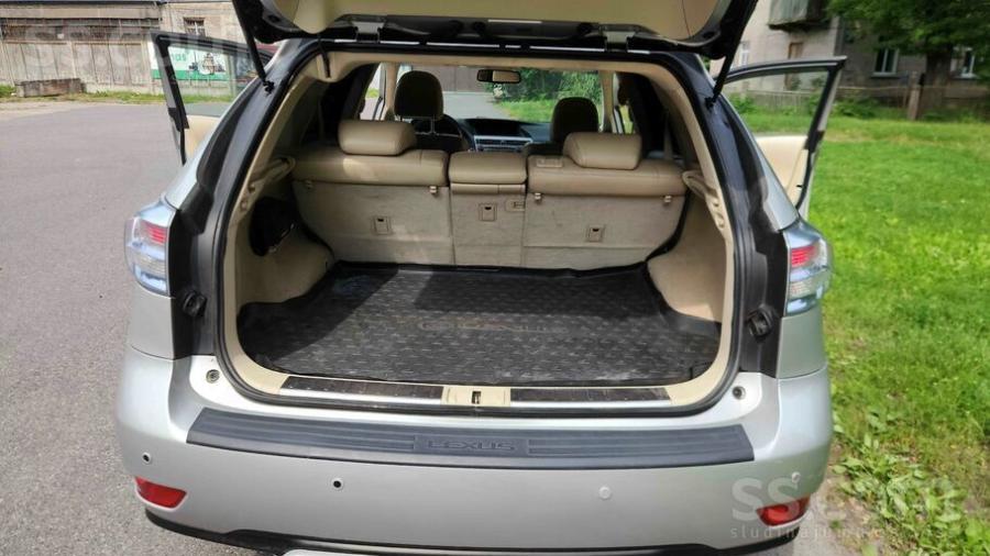 Pelēks Lexus RX 2010 Rīga, ar dzinēja tilpumu 3.50 L un nobraukumu 294 tūkst. km par 8300 €, foto 6 vietnē AUTOMOTO.COM.LV