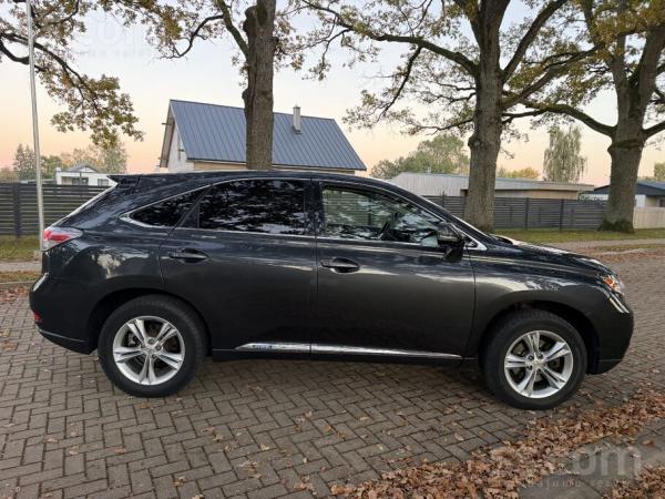 Grey Lexus RX 2010 in Valmiera, with an engine capacity of 3.50 L and mileage of 199 thousand km for 10900 €, photo 8 on AUTOMOTO.COM.LV
