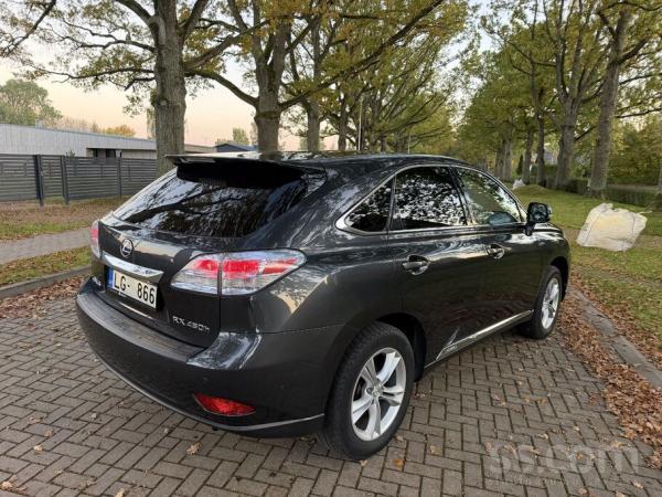 Grey Lexus RX 2010 in Valmiera, with an engine capacity of 3.50 L and mileage of 199 thousand km for 10900 €, photo 9 on AUTOMOTO.COM.LV