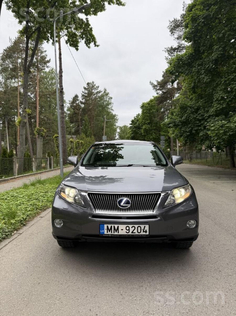 Pelēks Lexus RX 2011 Rīga, ar dzinēja tilpumu 3.50 L un nobraukumu 293 tūkst. km par 8500 €, foto 3 vietnē AUTOMOTO.COM.LV