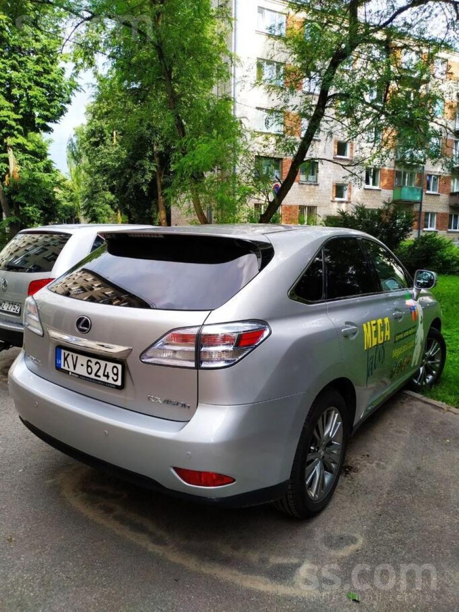 Pelēks Lexus RX 2011 Rīga, ar dzinēja tilpumu 3.50 L un nobraukumu 253 tūkst. km par 12000 €, foto 3 vietnē AUTOMOTO.COM.LV