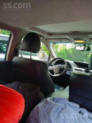Pelēks Lexus RX 2011 Rīga, ar dzinēja tilpumu 3.50 L un nobraukumu 253 tūkst. km par 12000 €, foto 4 vietnē AUTOMOTO.COM.LV