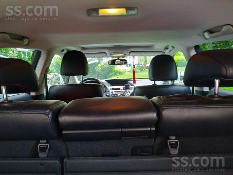 Pelēks Lexus RX 2011 Rīga, ar dzinēja tilpumu 3.50 L un nobraukumu 253 tūkst. km par 12000 €, foto 5 vietnē AUTOMOTO.COM.LV