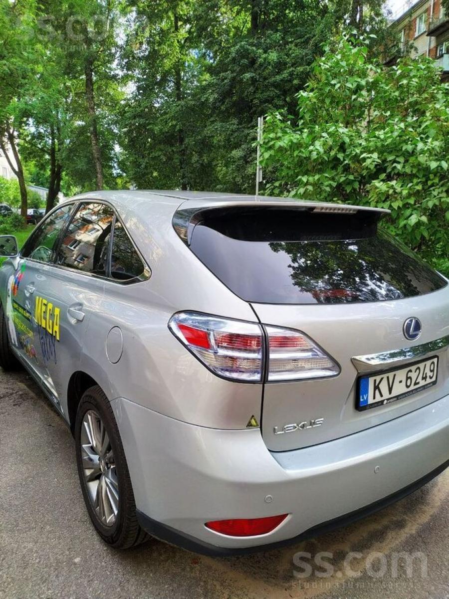 Pelēks Lexus RX 2011 Rīga, ar dzinēja tilpumu 3.50 L un nobraukumu 253 tūkst. km par 12000 €, foto 8 vietnē AUTOMOTO.COM.LV