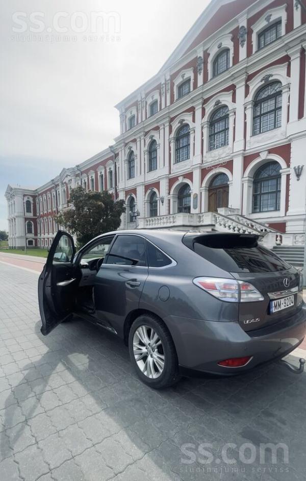 Grey Lexus RX 2011 in Jelgava, with an engine capacity of 3.50 L and mileage of 294 thousand km for 9800 €, photo 2 on AUTOMOTO.COM.LV