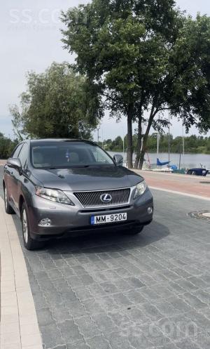 Pelēks Lexus RX 2011 Jelgava, ar dzinēja tilpumu 3.50 L un nobraukumu 294 tūkst. km par 9800 €, foto  vietnē AUTOMOTO.COM.LV