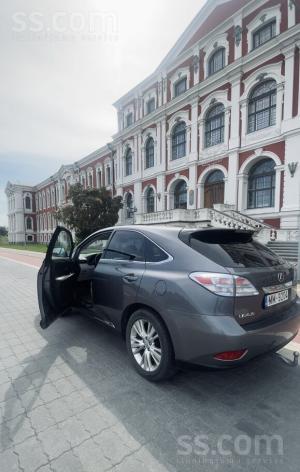 Pelēks Lexus RX 2011 Jelgava, ar dzinēja tilpumu 3.50 L un nobraukumu 294 tūkst. km par 9800 €, foto 3 vietnē AUTOMOTO.COM.LV