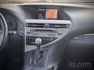 Pelēks Lexus RX 2012 Rīga, ar dzinēja tilpumu 3.50 L un nobraukumu 229 tūkst. km par 14990 €, foto 12 vietnē AUTOMOTO.COM.LV