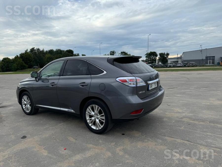 Pelēks Lexus RX 2012 Rīga, ar dzinēja tilpumu 3.50 L un nobraukumu 195 tūkst. km par 11000 €, foto 5 vietnē AUTOMOTO.COM.LV