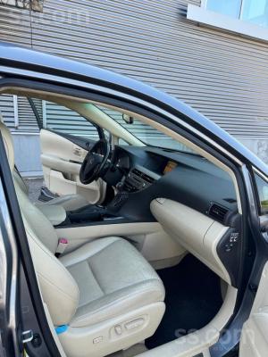 Pelēks Lexus RX 2012 Rīga, ar dzinēja tilpumu 3.50 L un nobraukumu 195 tūkst. km par 11000 €, foto 9 vietnē AUTOMOTO.COM.LV
