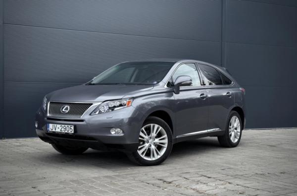 Grey Lexus RX 2012 in Riga, with an engine capacity of 3.50 L and mileage of 144 thousand km for 14495 €, photo 1 on AUTOMOTO.COM.LV