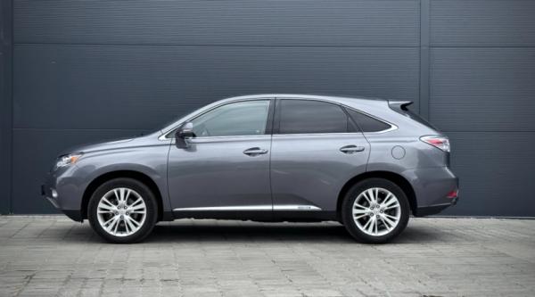 Grey Lexus RX 2012 in Riga, with an engine capacity of 3.50 L and mileage of 144 thousand km for 14495 €, photo 2 on AUTOMOTO.COM.LV