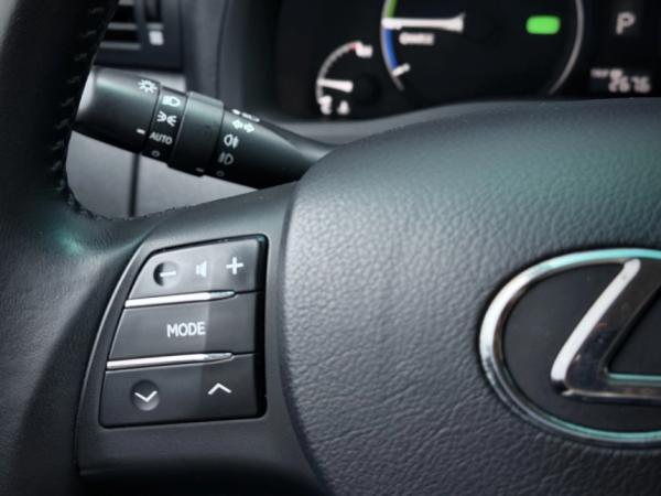 Grey Lexus RX 2012 in Riga, with an engine capacity of 3.50 L and mileage of 144 thousand km for 14495 €, photo 9 on AUTOMOTO.COM.LV