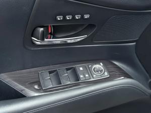 Pelēks Lexus RX 2012 Rīga, ar dzinēja tilpumu 3.50 L un nobraukumu 144 tūkst. km par 14495 €, foto 15 vietnē AUTOMOTO.COM.LV