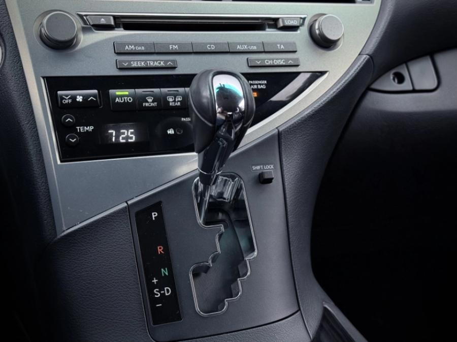 Pelēks Lexus RX 2012 Rīga, ar dzinēja tilpumu 3.50 L un nobraukumu 144 tūkst. km par 14495 €, foto 16 vietnē AUTOMOTO.COM.LV
